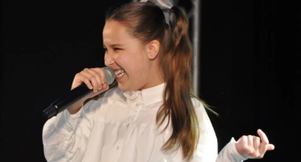 Zosia Wikaryczak podbiła serca jury wojewódzkiego konkursu. Wykonała ...